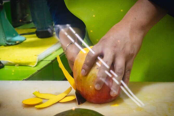 Coyoacán Market Food Tour Mexico City: Urban Eats & Local Legends - What Makes This Tour Stand Out?