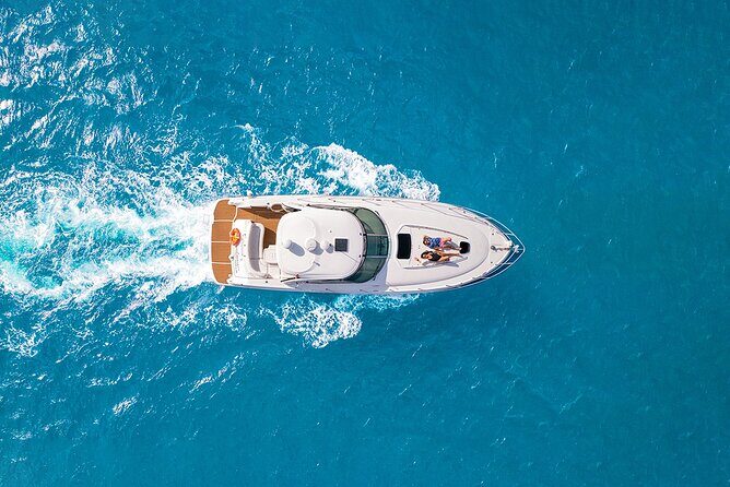 Cozumel Private Yacht and Snorkel with Lunch and Open Bar Onboard - An In-Depth Look at the Cozumel Private Yacht Tour