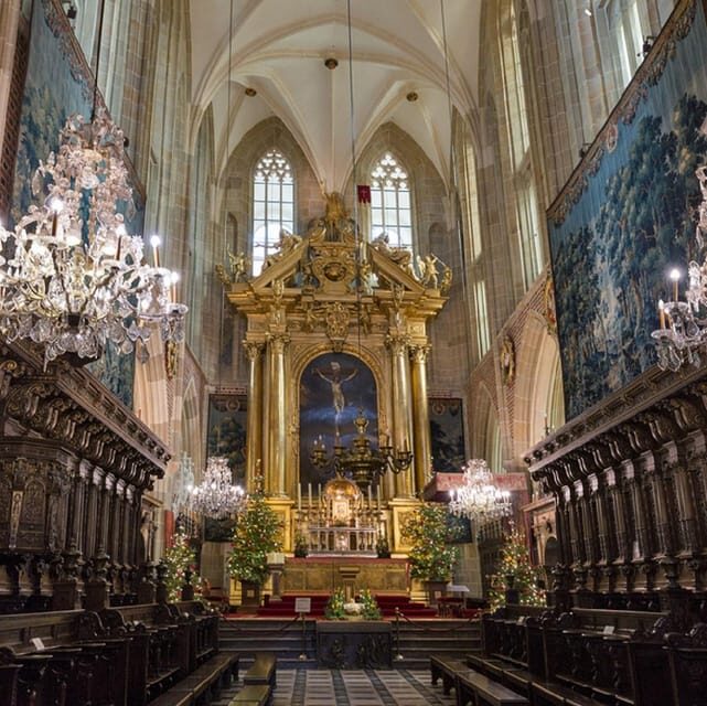Cracow: Guided Tour of the Wawel Castle & Cathedral - Key Points