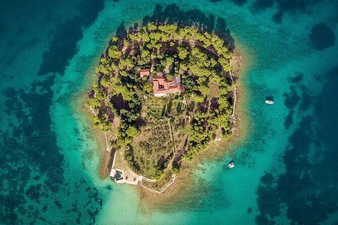 Craft Gin and exclusive brandies in unique distillery - FAQ