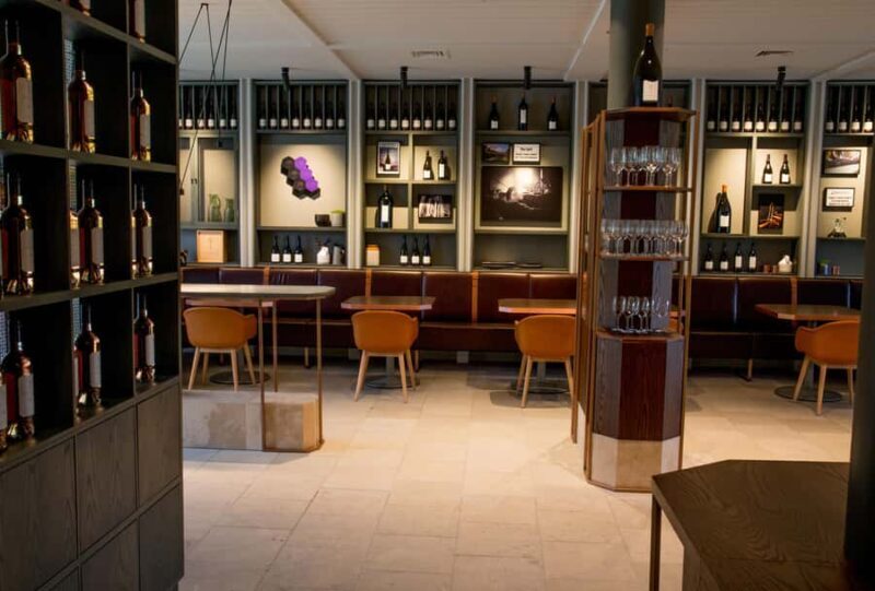 Craggy Range Deluxe, x2 winery tastings + Te Mata Peak - Introduction