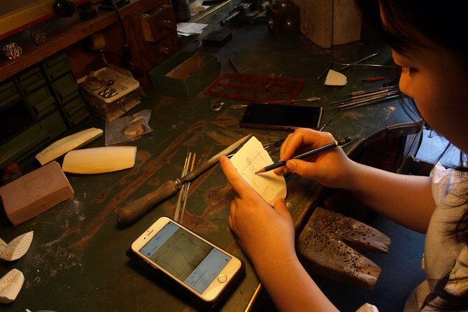 Create your original cuttlefish bone cast jewelry. - Who This Experience Suits Best