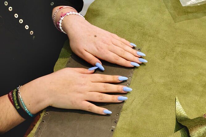 Create your own leather wallet in Florence + coffee - Who Will Love This Experience?