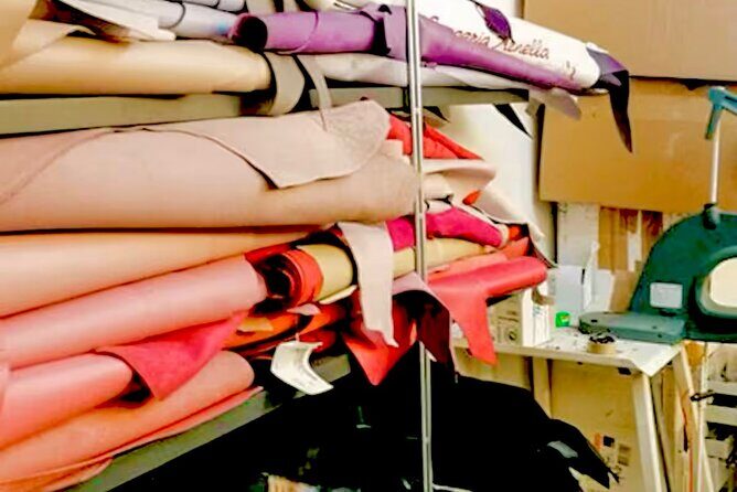 Create your own leather wallet in Florence + coffee - FAQ