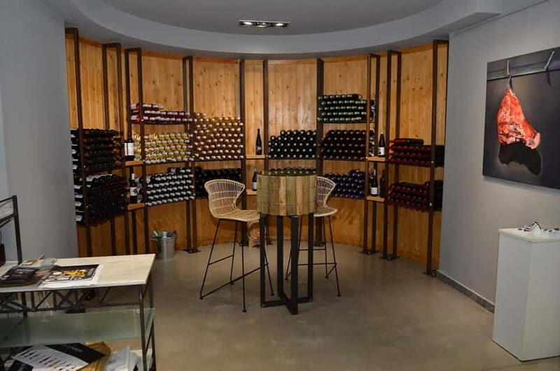 Crete: 2 Wineries Private Tour with Wine Tasting & Lunch - Key Points