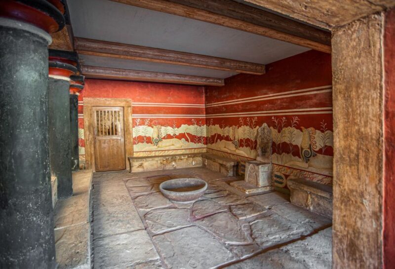 Crete: Knossos Palace, Archaeological Museum & Heraklion - Frequently Asked Questions