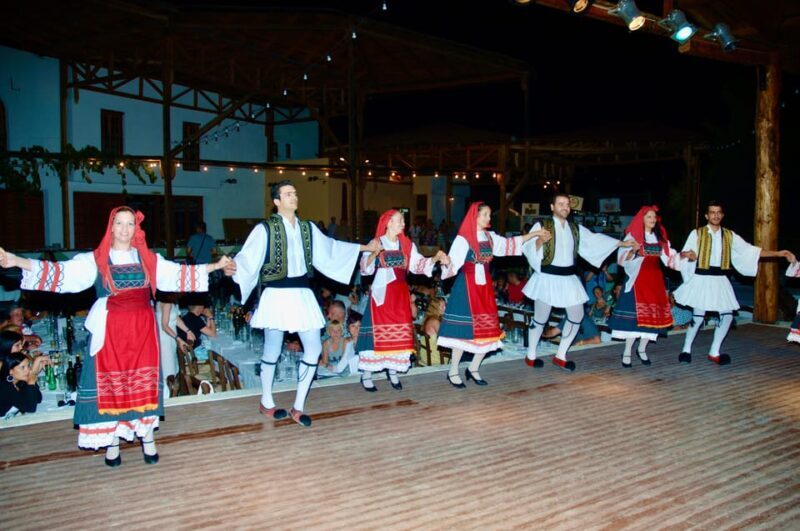 Crete: Traditional Cretan Night: Live Show and Dinner - Who Should Consider This Tour?