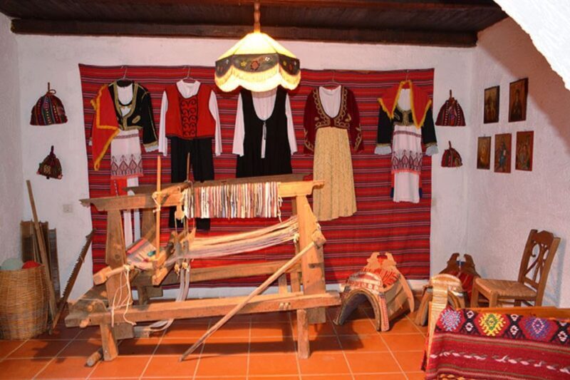 Crete: Traditional Dance Show and Buffet Dinner with Wine - Practical Details and What You Should Know