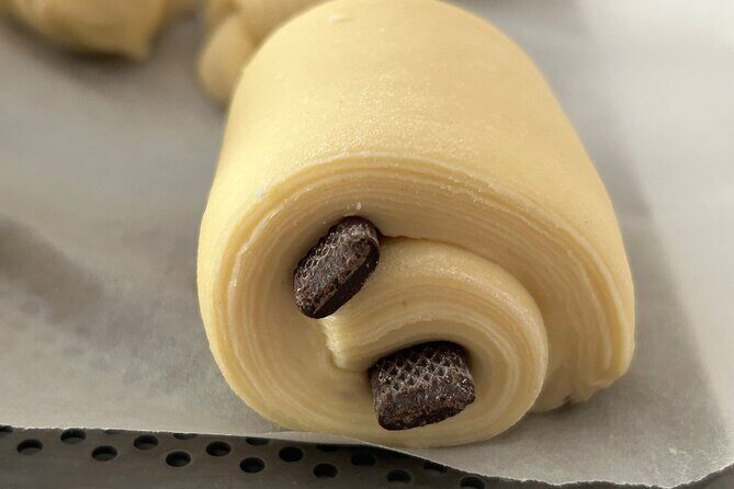 Croissants and pains au chocolat with a pastry chef in Paris - FAQ