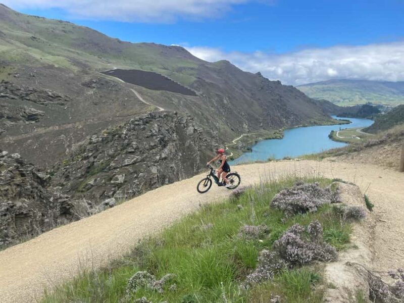 Cromwell: Lake Dunstan Trail Bike Rental and Luxury Shuttle - Itinerary Breakdown