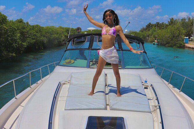 Cruise in Style on our 48 Foot Yacht in Cancun for 15 People - The 2-Hour Tour: A Taste of Cancun’s Lagoon and Bay