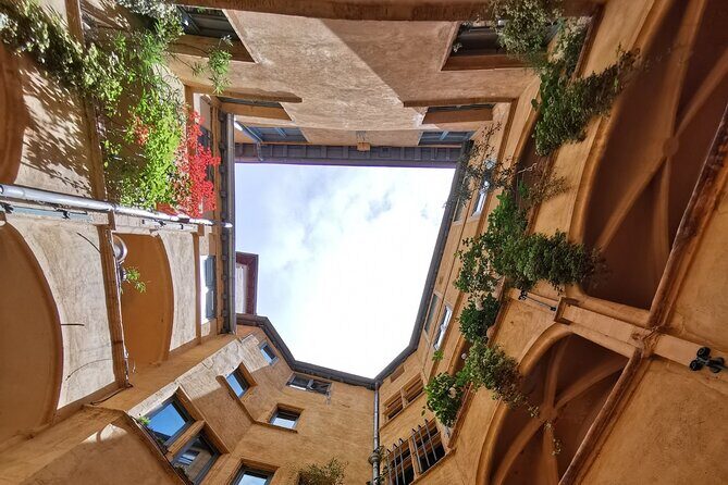 Cultural Food & Wine Tour, in the famous Halles Bocuse - FAQs