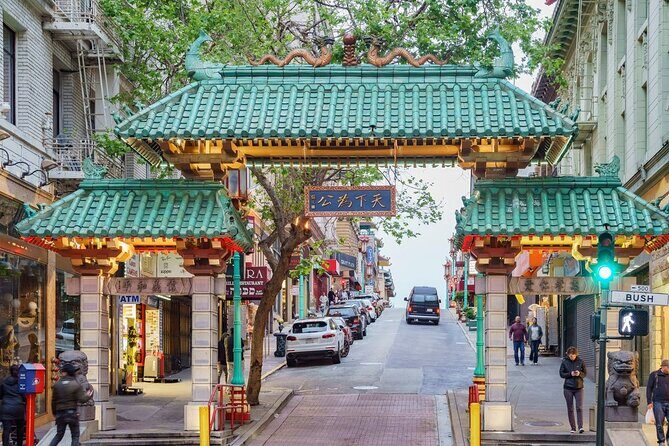 Custom and Private Guided Tour with a Luxurious Mercedes in CA - FAQ