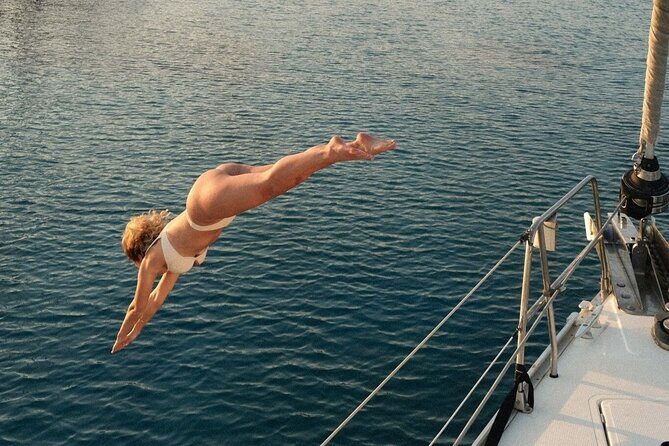 Daily cruises to Dia Island with All -Inclusive Meal and drinks - Why This Cruise Works for Different Travelers  