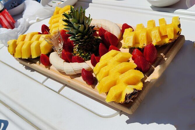 Daily cruises to Dia Island with All -Inclusive Meal and drinks - FAQ