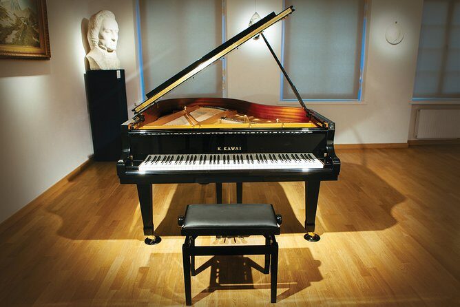Daily live piano Chopin's concerts at 6:30 pm in the Warsaw Archdiocese Museum - Key Points