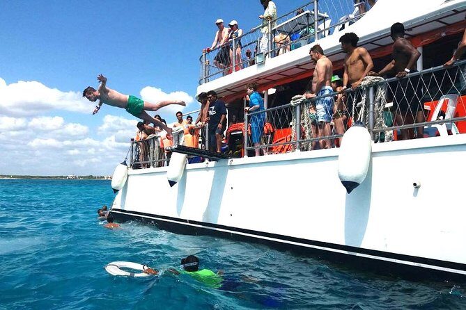 Dancer Cruise Isla Mujeres Snorkel Food and Drinks Included - What Makes the Dancer Cruise Stand Out?
