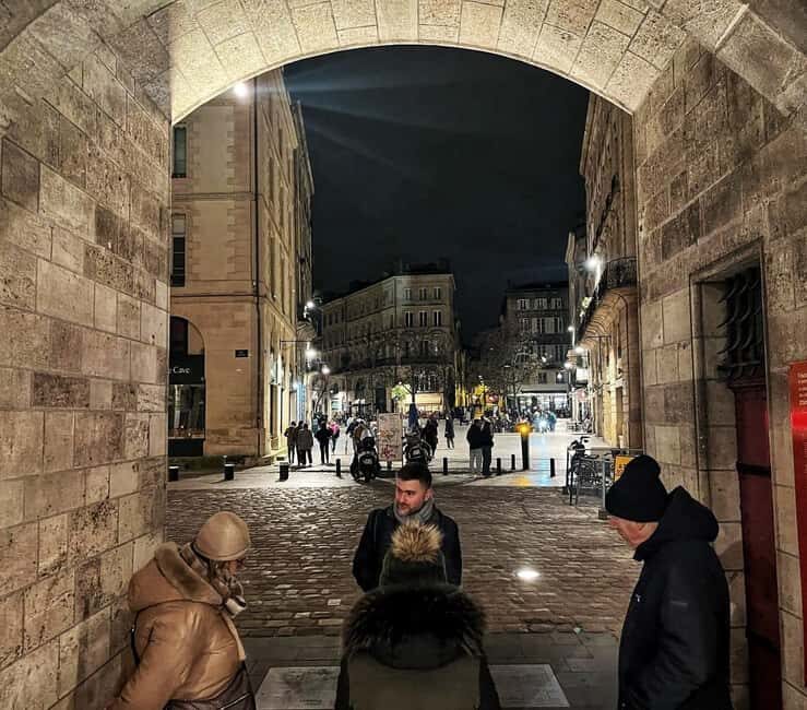 Dark Bordeaux: Ghosts, True Crimes, Eternal haunting Tales - Authenticity and Value: Why This Tour Stands Out