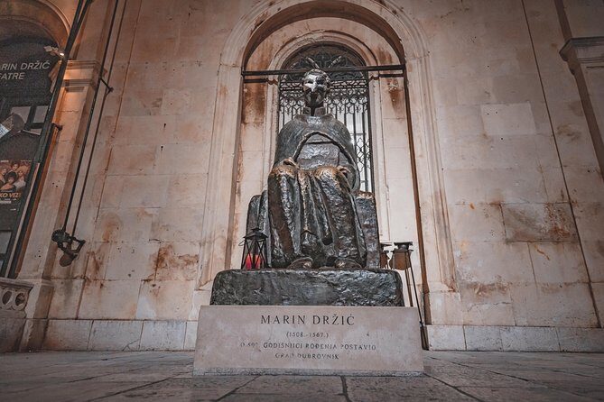 Dark Tales of the Old Town - What Makes This Tour Truly Valuable?