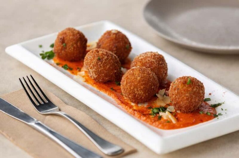 Darwin: 4-Course Dining Experience with Sparkling Wine - Key Points