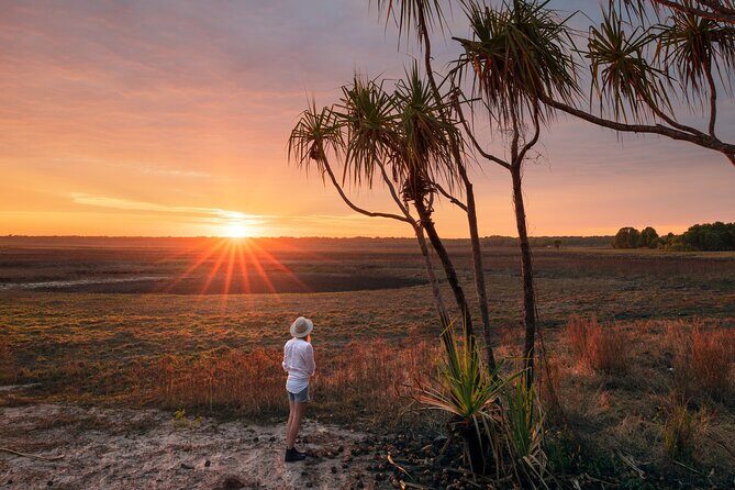 Darwin: Jumping Crocodiles & Barramundi Fishing tour - Key Points