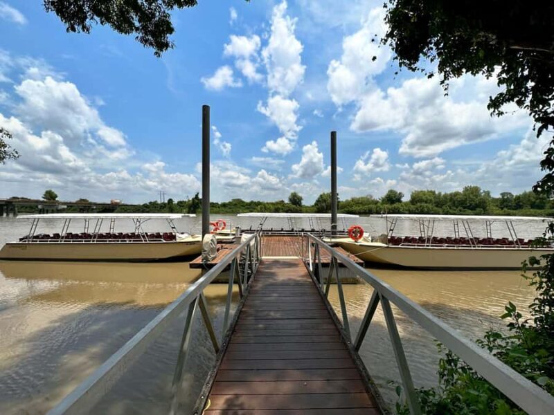 Darwin: Pathfinder Original Jumping Crocodile Cruise - The Experience in Detail