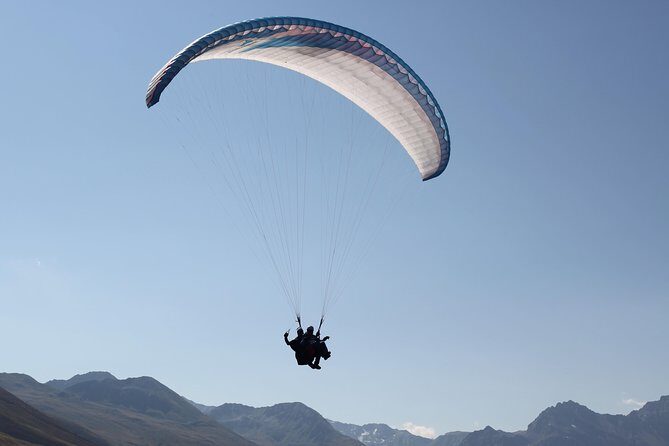 Davos Absolutely Free Flying Paragliding Tandem Flight 1'000 Meters High - Key Points
