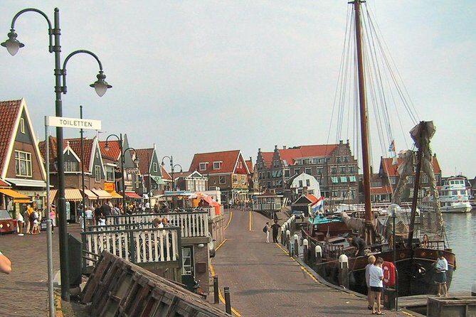 Day Trip from Amsterdam to Zaanse Schans Windmills and Volendam - FAQ