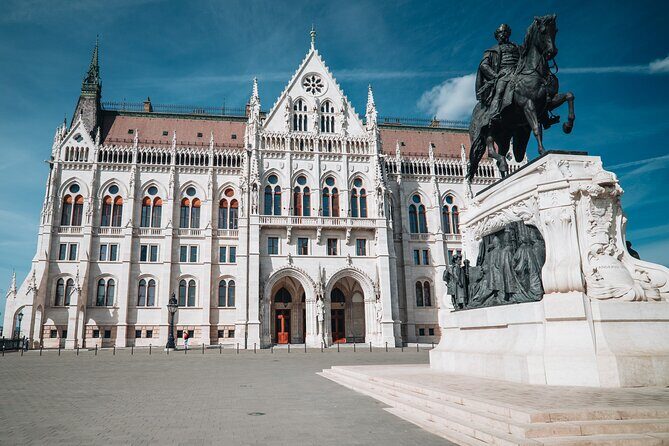 Day Trip to Budapest and Bratislava From Vienna - The Transportation & Group Size