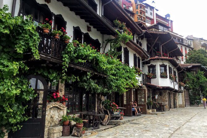 Day Trip to Bulgaria and Veliko Tarnovo from Bucharest - Key Points