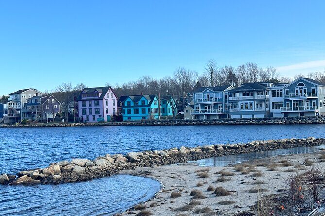 Day Trip to Lunenburg, Mahone Bay and Peggy's Cove from Halifax - FAQ