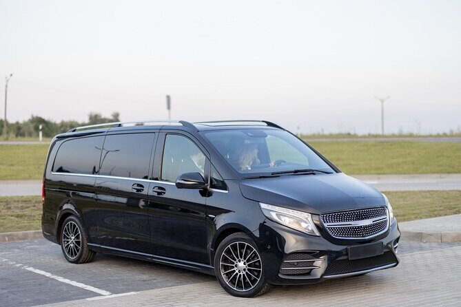 Day trip to Swiss Villages from Zurich - Small Group Tour by Car - Exploring Grindelwald: The Swiss Charm