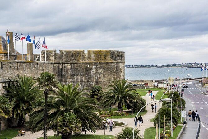 Day trip with local driver to Mt Saint-Michel Cancale and Saint-Malo from Rennes - Key Points