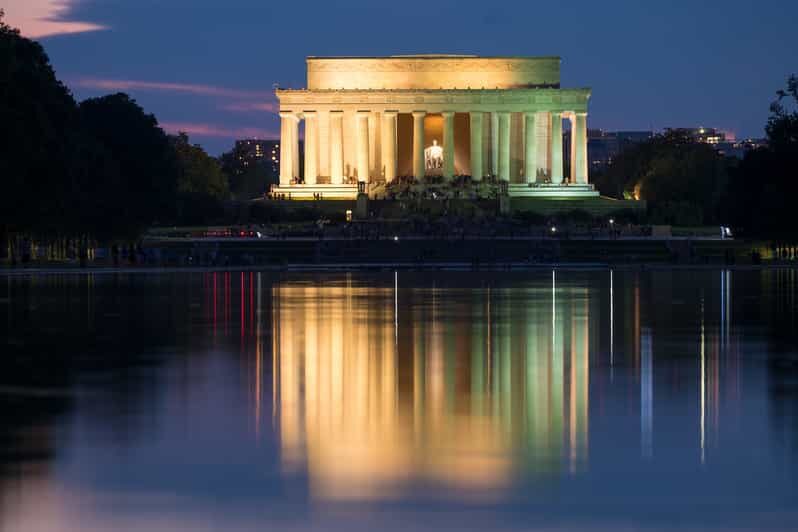 DC: Monuments & Memorials Sunset Tour by Open-top Bus - Key Points