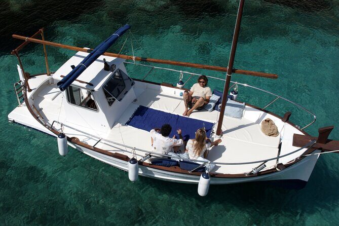 DE 4 hour Private Tour EN Traditional Balearic Boat - A Detailed Look at the DE 4 Hour Private Tour with a Traditional Balearic Boat