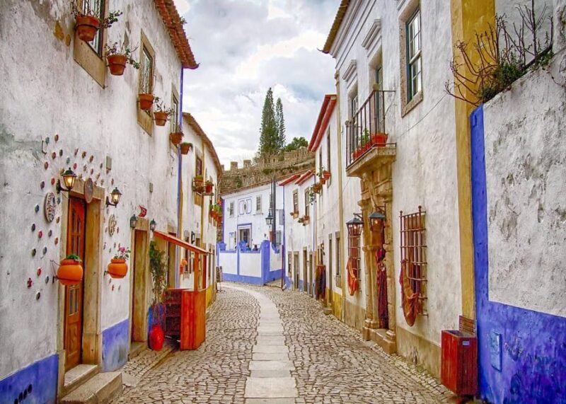 De Lisboa: Óbidos & Nazaré Giant Waves, Ginja & Small Group - Who Will Love This Tour?