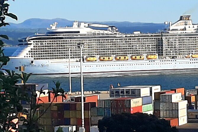 Deco Napier, Te Mata Peak, Garden Walk and Wine Tasting Tour - Transportation, Group Size, and Duration