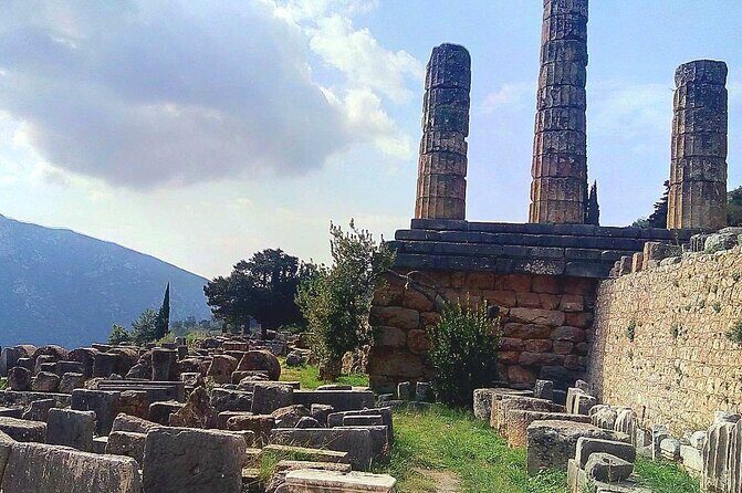 Delphi Arachova & Monast. Hosios Loukas from Athens Private Tour - Key Points