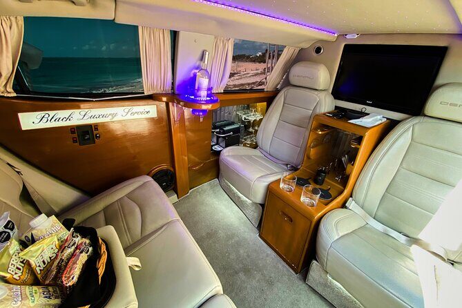 Deluxe Limousine GMC from Cancun Airport - A Deep Dive into the Deluxe GMC Limousine Experience