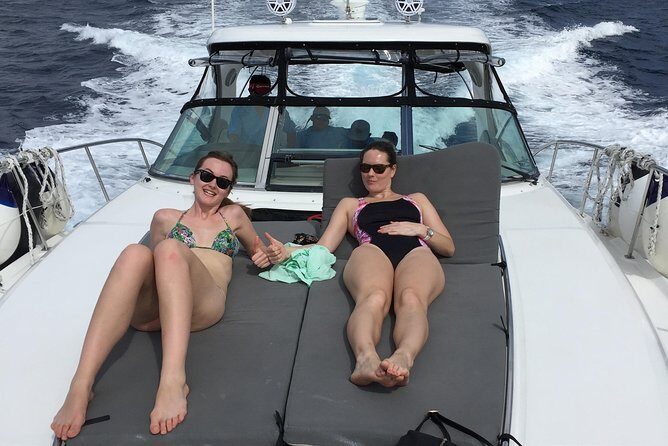 Deluxe Private Boats - 40 ft Sea Ray - The Sum Up