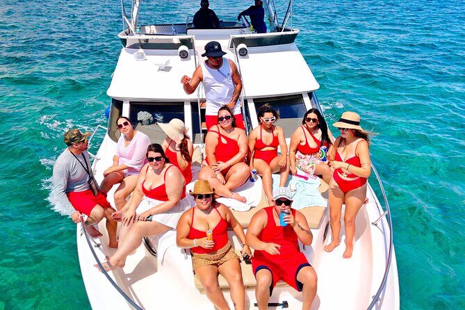 Deluxe Yacht 48FT with FlyBrige Rental in Cancun - FAQs