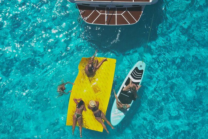 Deluxe Yacht 48FT with FlyBrige Rental in Cancun - Final Thoughts