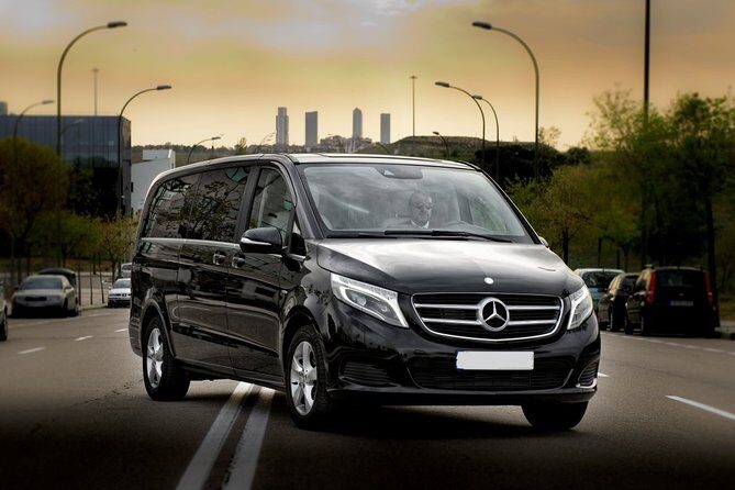 Departure from Central London to Heathrow Airport by Luxury Van - Why Choose a Private Luxury Transfer?