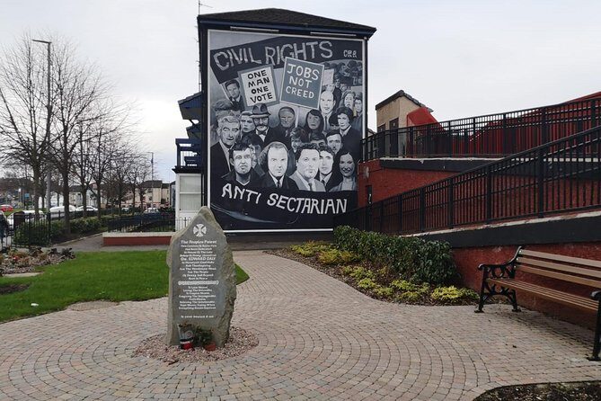 Derry City: The Bloody Sunday Story - Walking Tour - Stop 3: Civil Rights Murals & the Republican Murals