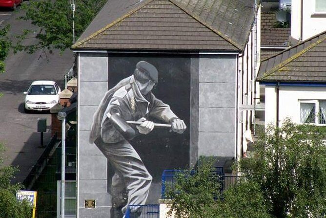 Derry Londonderry Private Full Day Tour From Belfast - The Experience in Detail