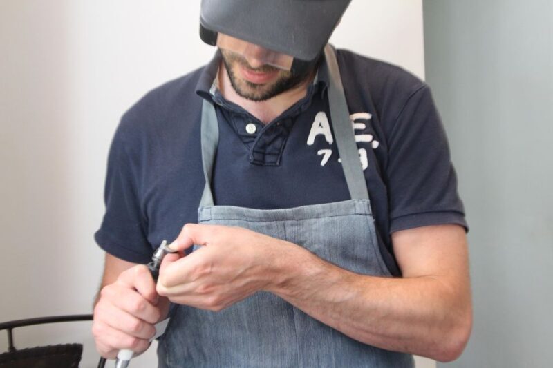 Design Luxury Jewelry in le Marais, in the heart of Paris! - FAQs