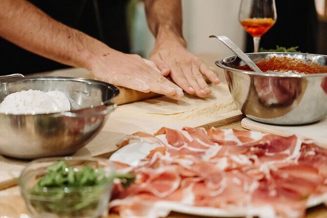Devour Rome Wine & Pizza Making Class in Trastevere Neighborhood - The Experience in Context