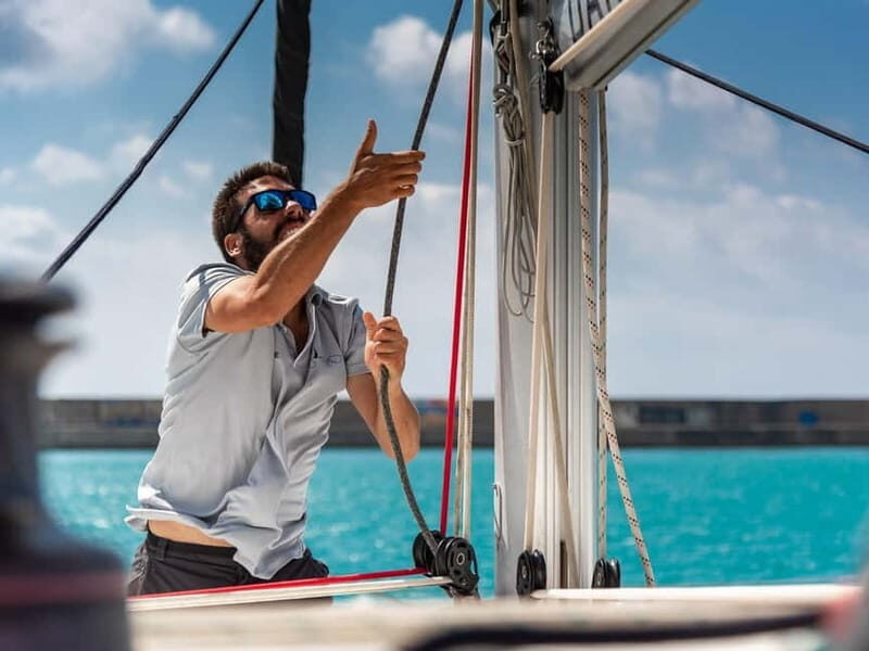 Dia Island Catamaran  Premium Lunch, Open Bar, Small Group - The Itinerary Breakdown