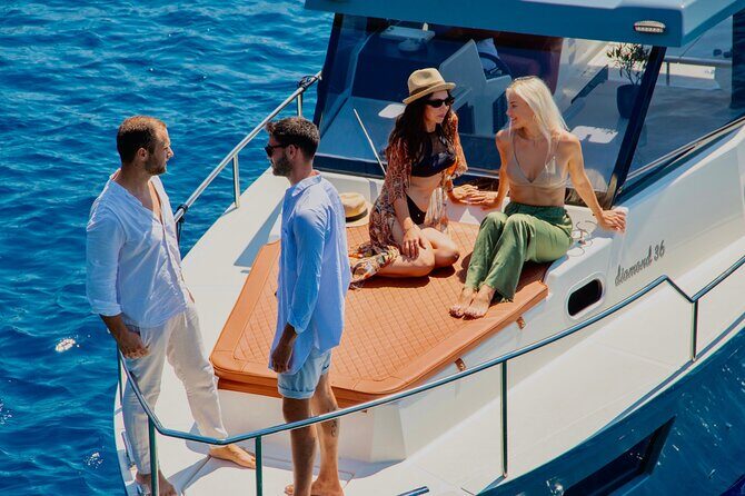 Diamond 36 Private Motor Yacht Caldera Cruise - Why Choose the Diamond 36 Caldera Cruise?
