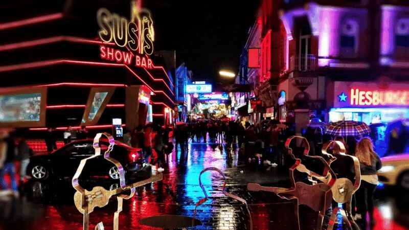 Die Kiez-Kapitän Reeperbahn & Beatles Kieztour Hamburg - Why This Tour Works Well